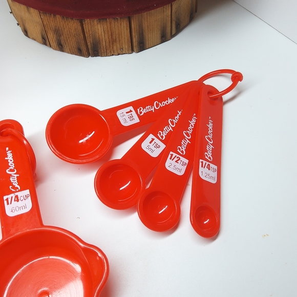 Betty Crocker | Kitchen | Betty Crocker Combination Set Of Measuring ...